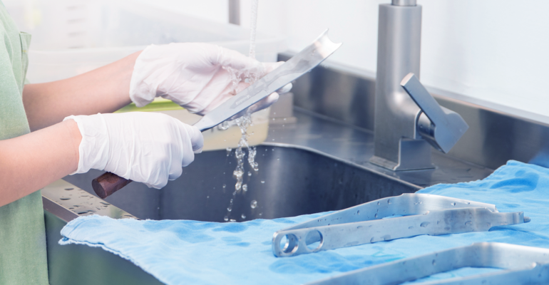 Cleaning Medical Equipment - Paxamedical